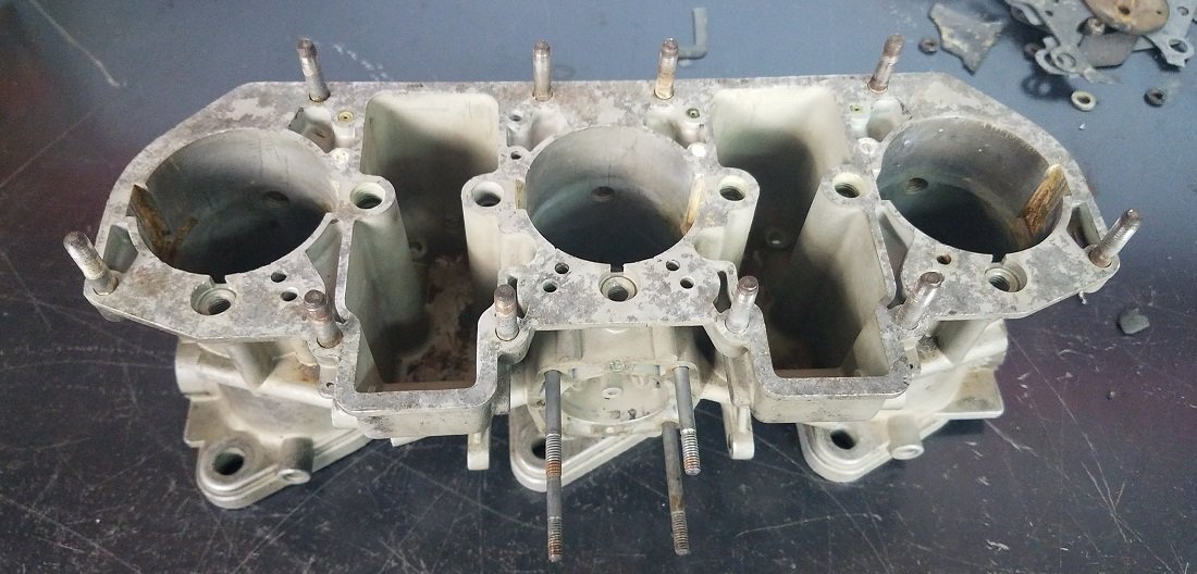 Completly Teardown a Weber Three Barrel Carburetor - Klassik ATS